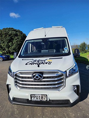 Mad Explorer Self Contained Campervan – 2 Berth